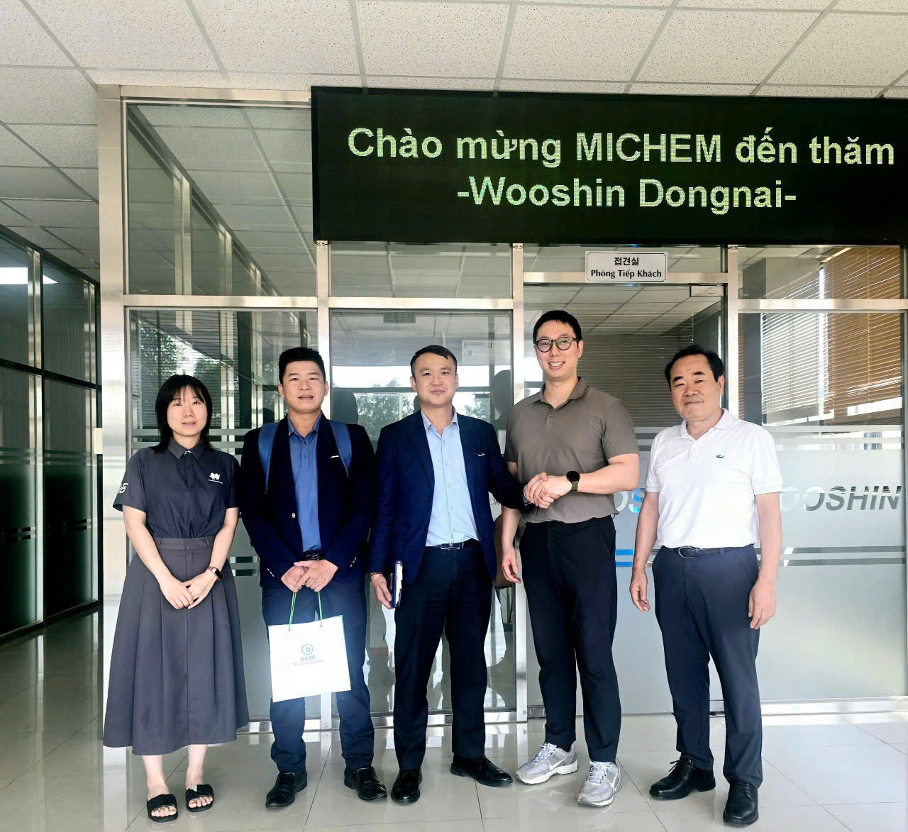 5 LÝ DO NÊN CHỌN MÀU WOOSHIN Từ Nhà Phân Phối Chính Thức – Michem Việt Nam